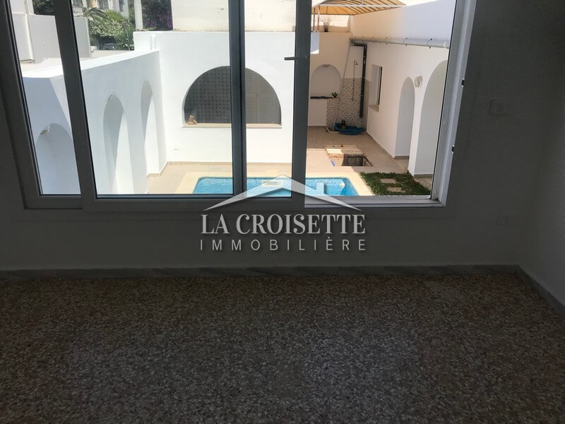 Une villa s+4 avec piscine à Carthage Dermech